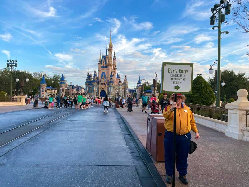 The Unwritten Disney Park Rules You Should Know—10 Things To Do For A ...