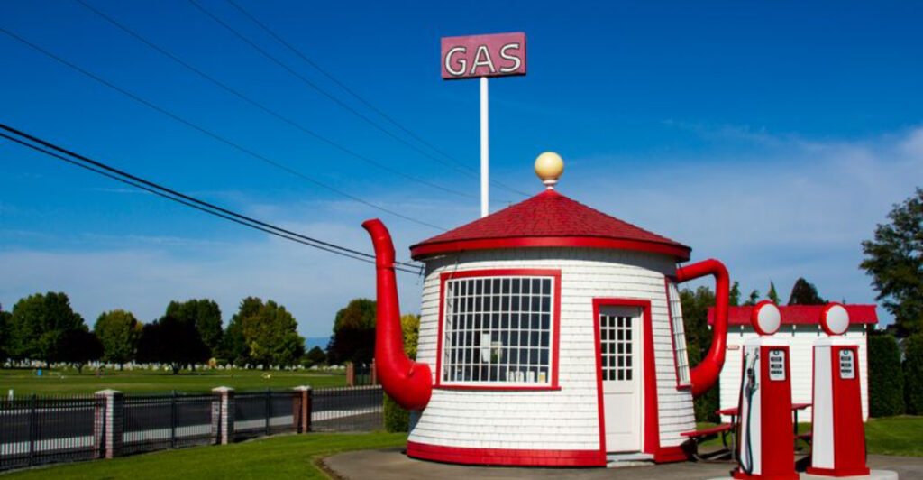 34 Must-See Old Roadside Attractions In The US