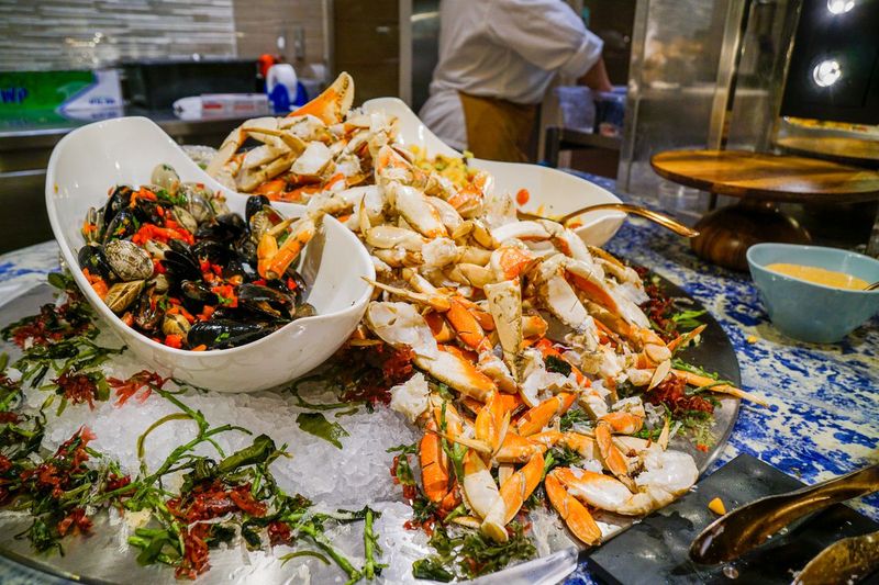 18 Best Seafood Buffets Across The US